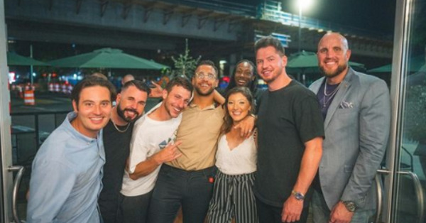 சுற்றுலாவுக்காக கோடிக்கணக்கில் செலவு செய்யும் முதலாளி.. கொடுத்து வைத்த ...